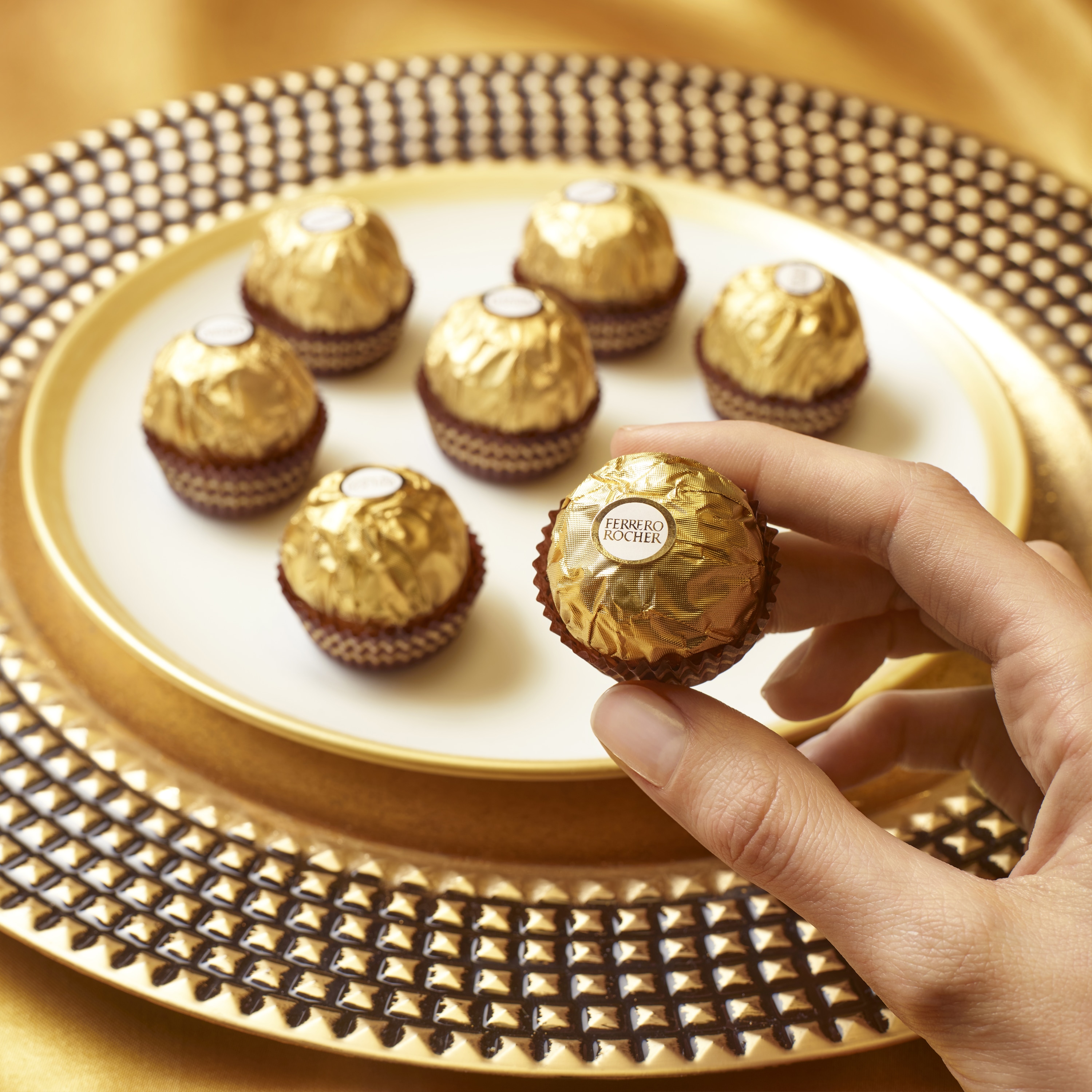 Sitio web oficial de Ferrero Rocher - ferrerorocher.com