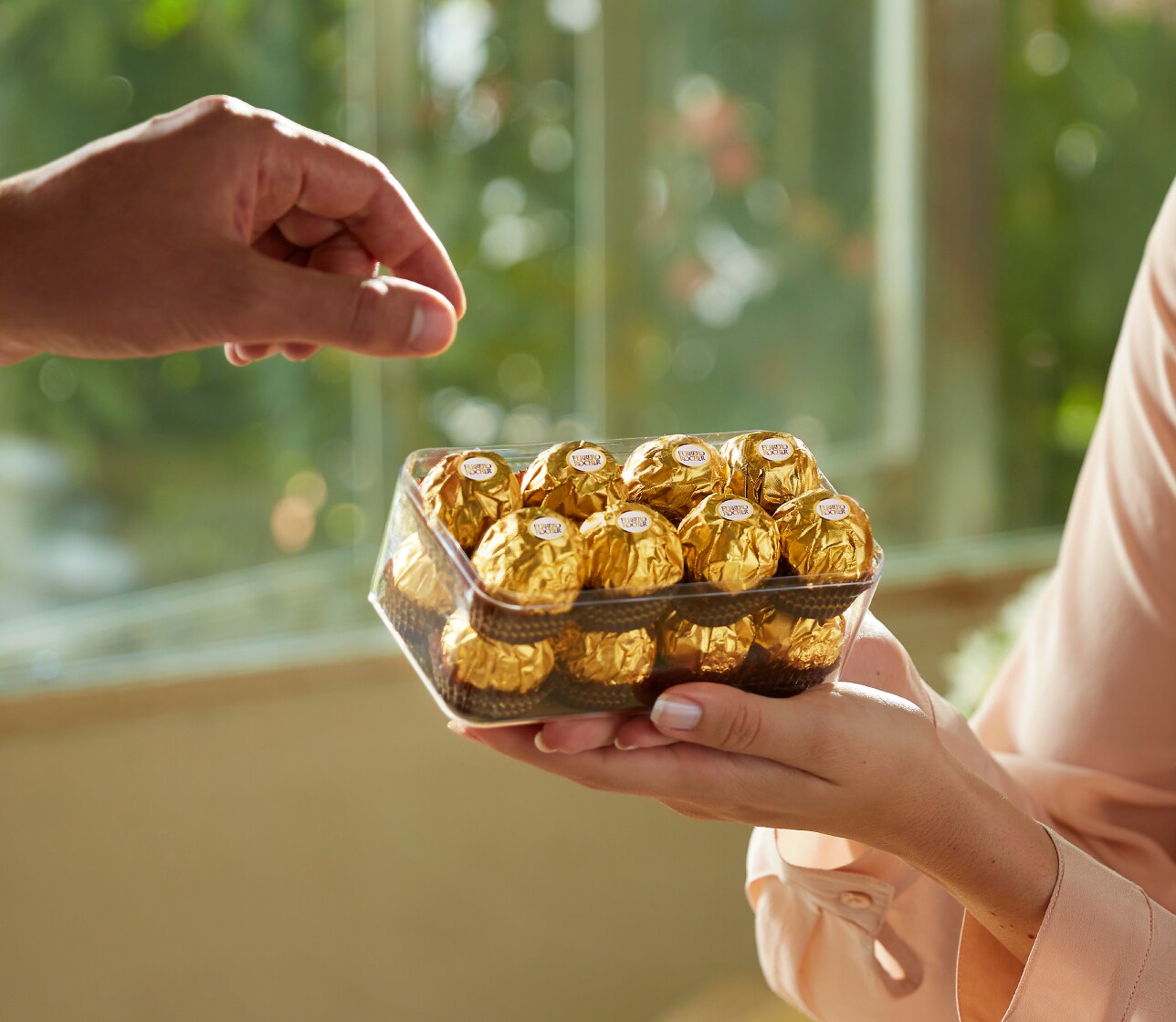 Ferrero Rocher Official Website - ferrerorocher.com