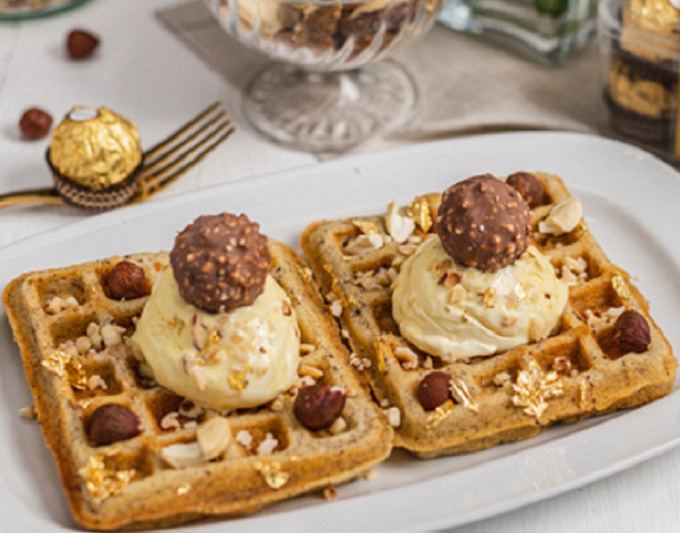 Nussige Waffeln mit Ferrero Rocher